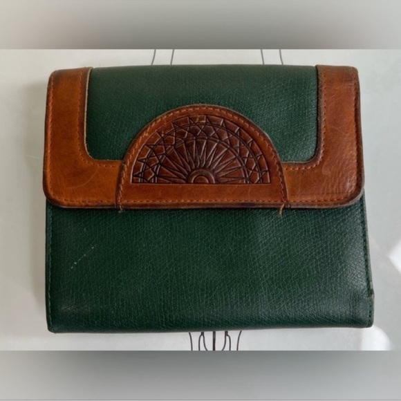 Amity | Bags | Vintage Leather Amity Crest Collection Wallet Coin Purse ...